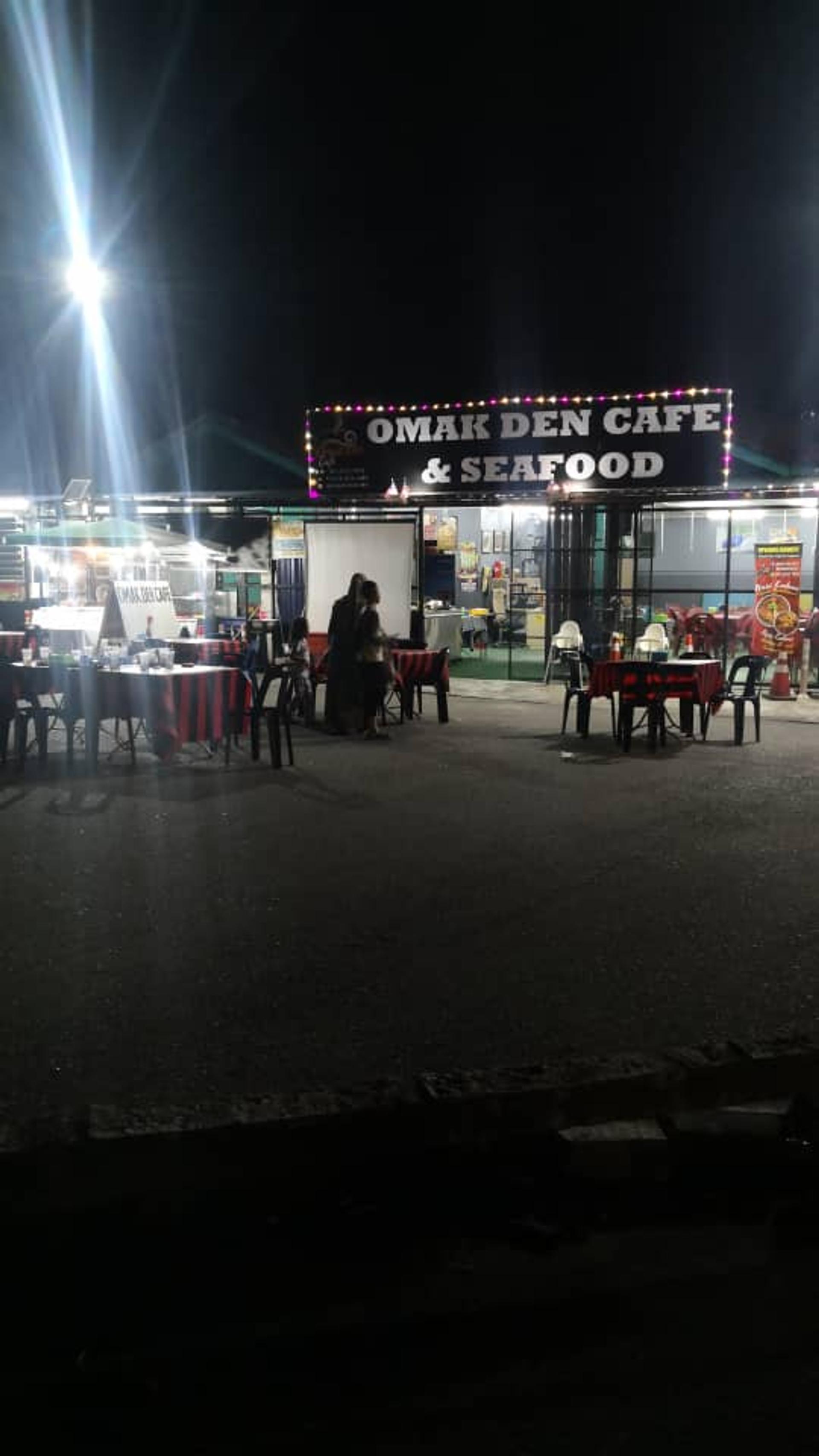 Omak den café & Seafood